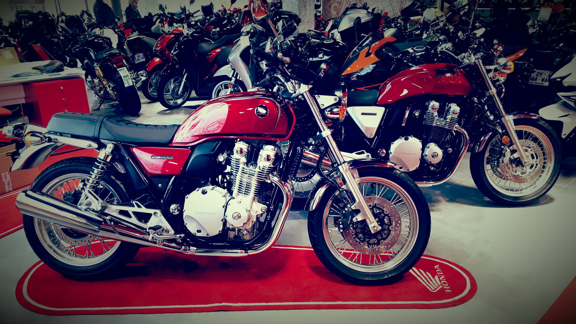 Roadster - Honda CB1100 EX et CB1100 RS : premières informations