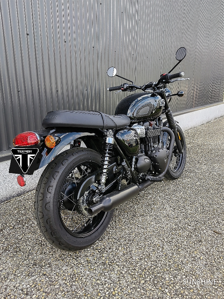TRIUMPH 900 Bonneville T100 Black