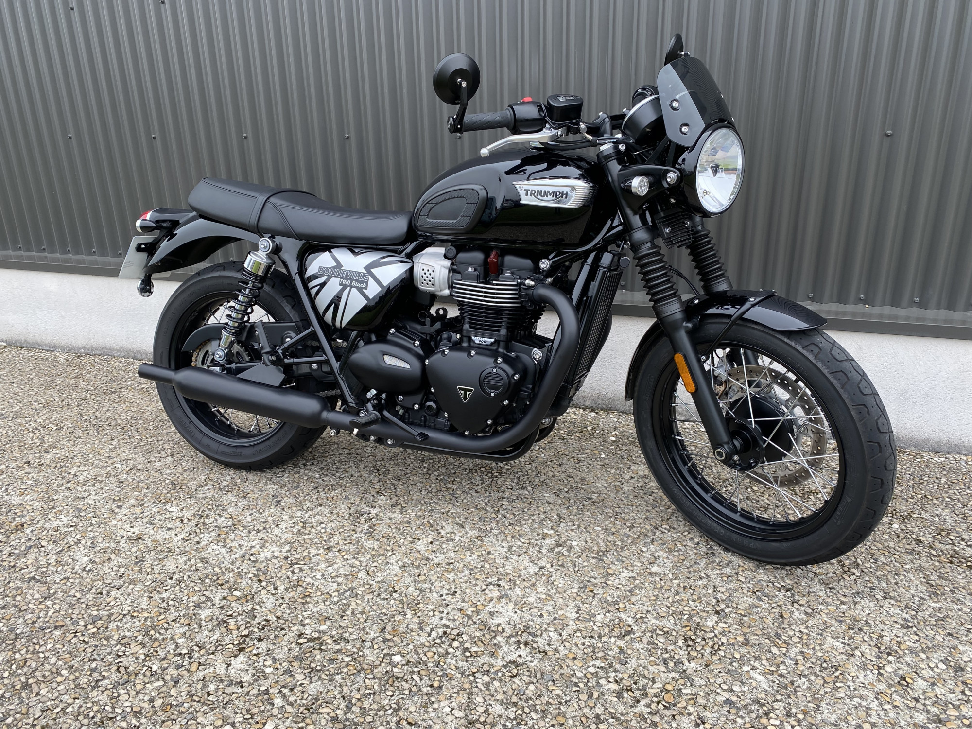 TRIUMPH 900 Bonneville T100 Black