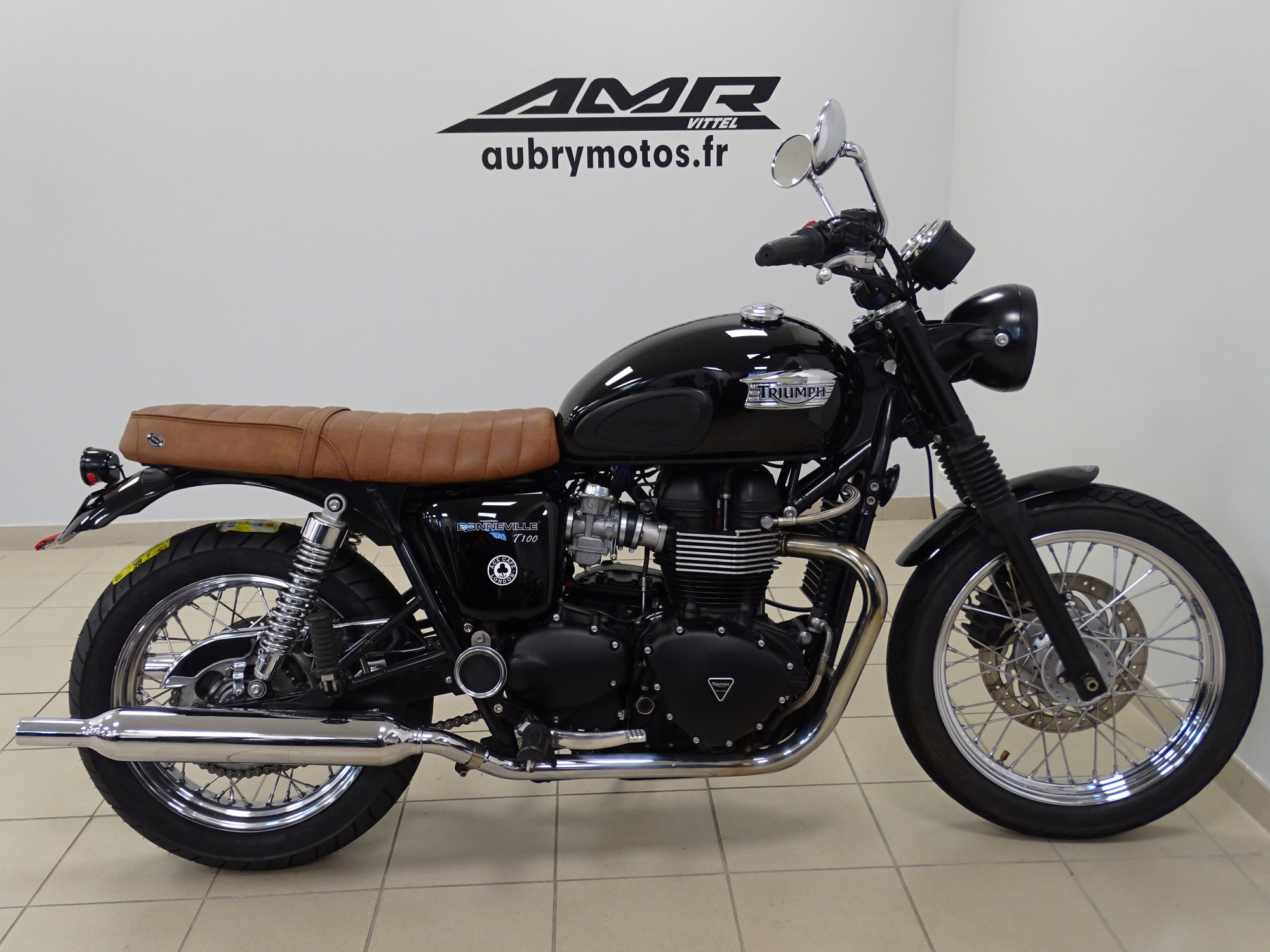 TRIUMPH 900 BONNEVILLE T100 900