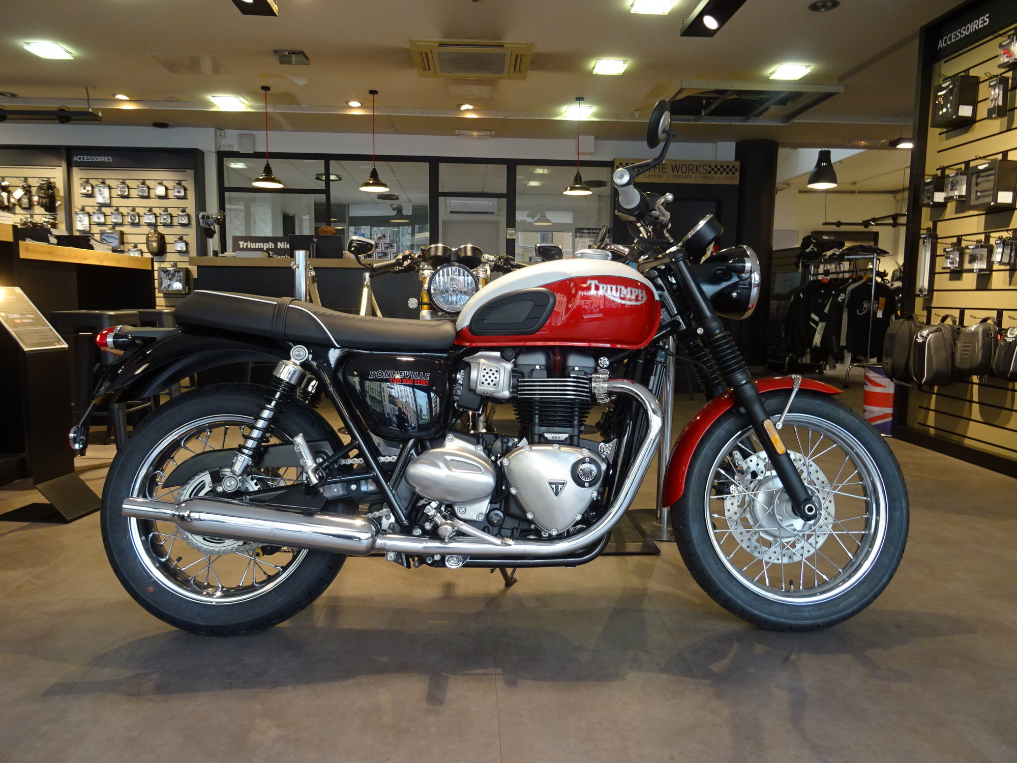 TRIUMPH 900 BONNEVILLE T100 900