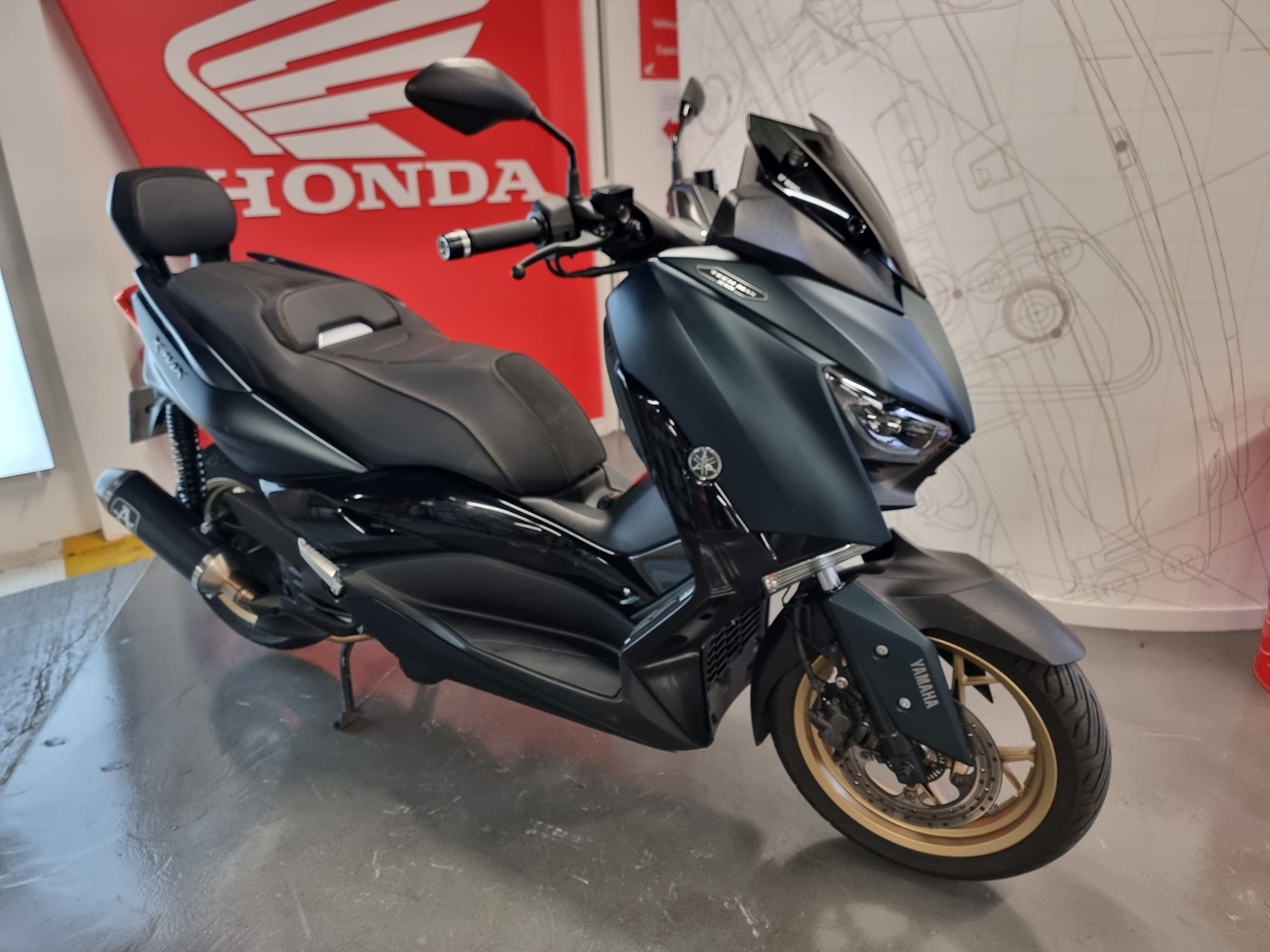 YAMAHA 124 X-MAX 125 TECH MAX