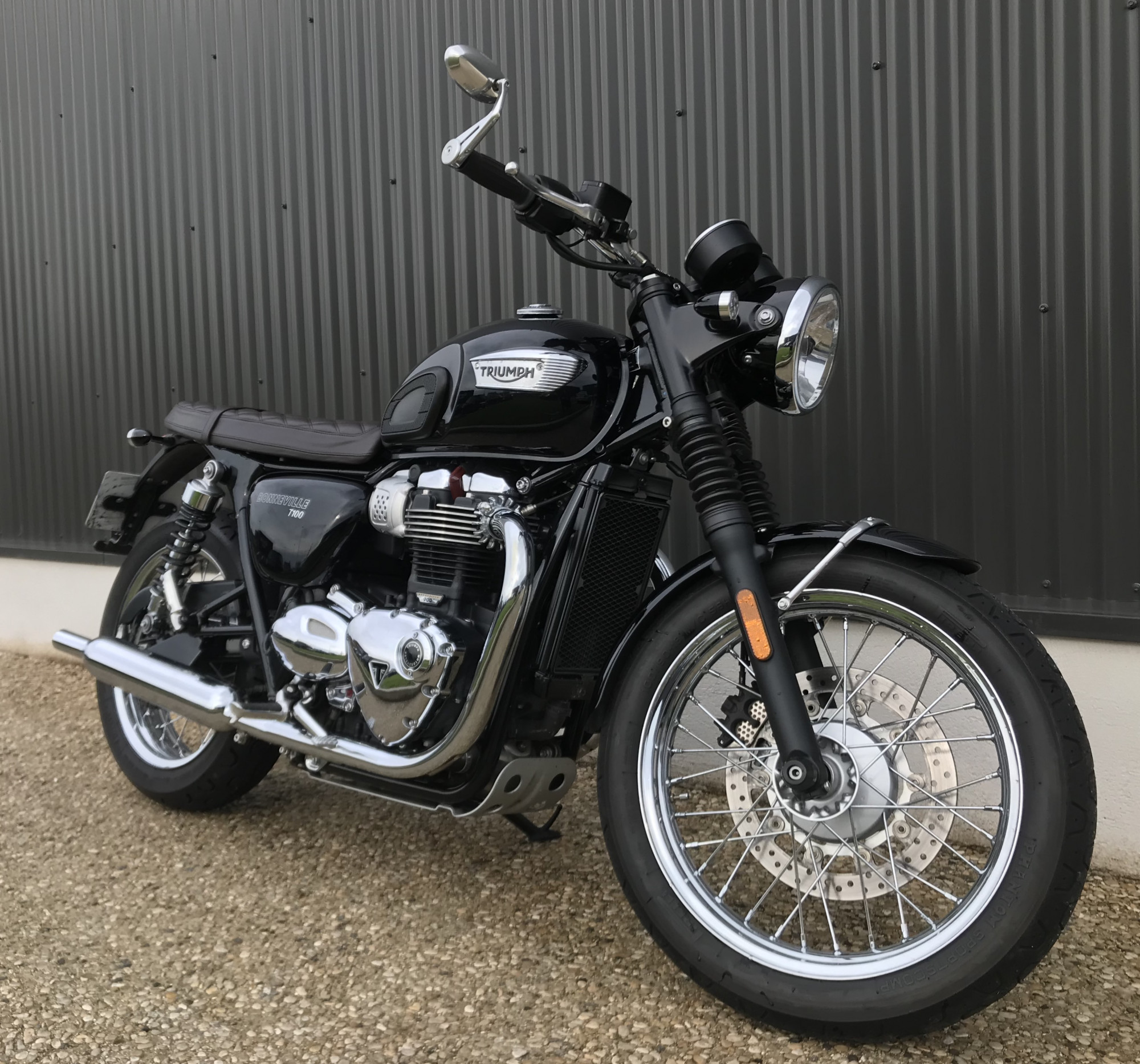 TRIUMPH 900 BONNEVILLE T100