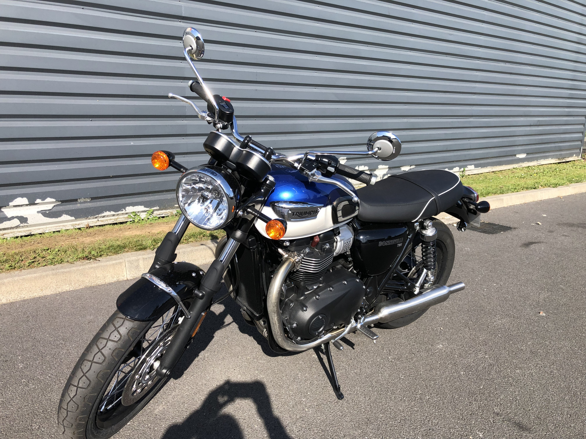 TRIUMPH 900 BONNEVILLE T100 900