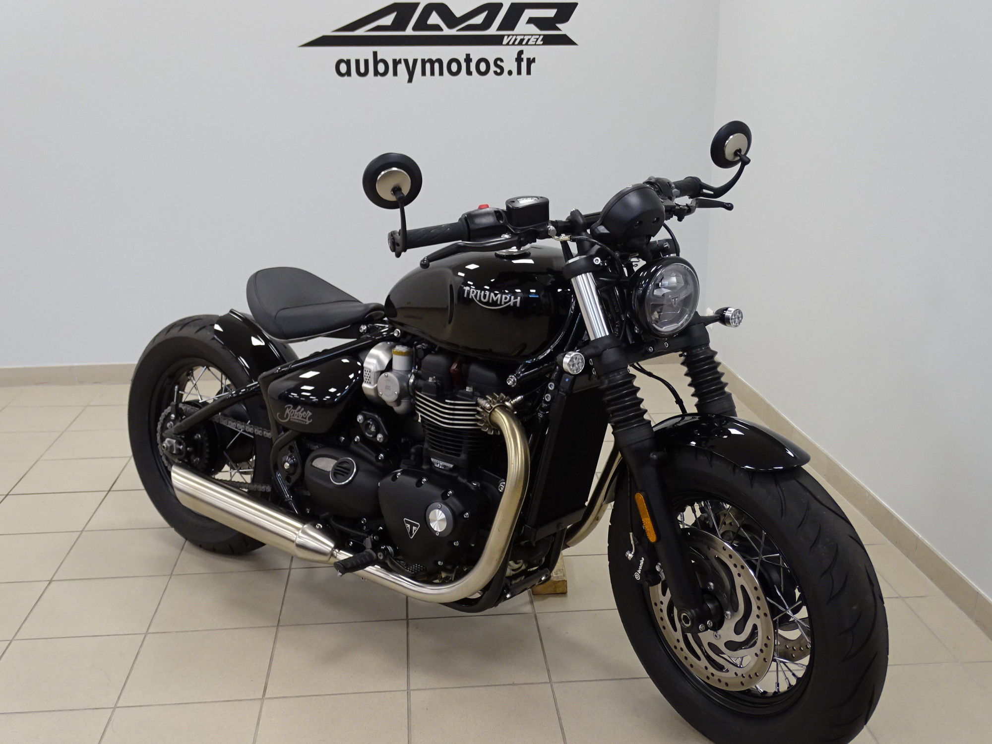 TRIUMPH 1200 Bonneville Bobber 1200