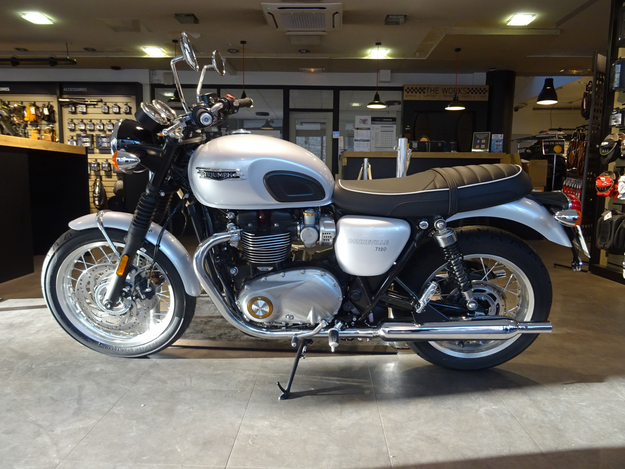 TRIUMPH 1200 BONNEVILLE T120